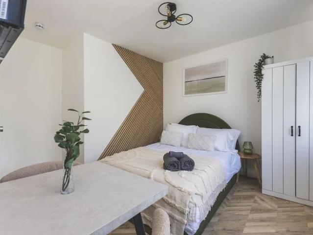 Apartment at Kelvin Road, Greater London