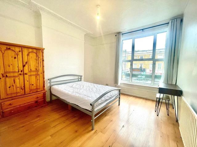 Apartment at Kember Street, Greater London