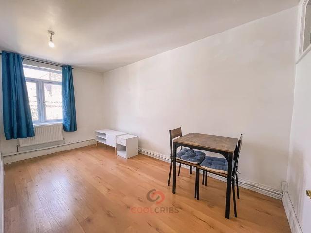 Apartment at Kember Street, Greater London