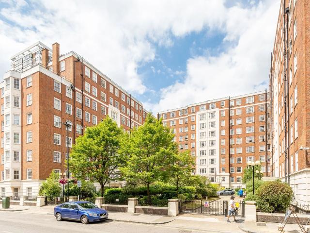 Apartment at Kendal Street, City of Westminster
