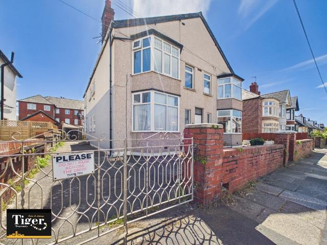 Apartment at Kenilworth Gardens, Squires Gate