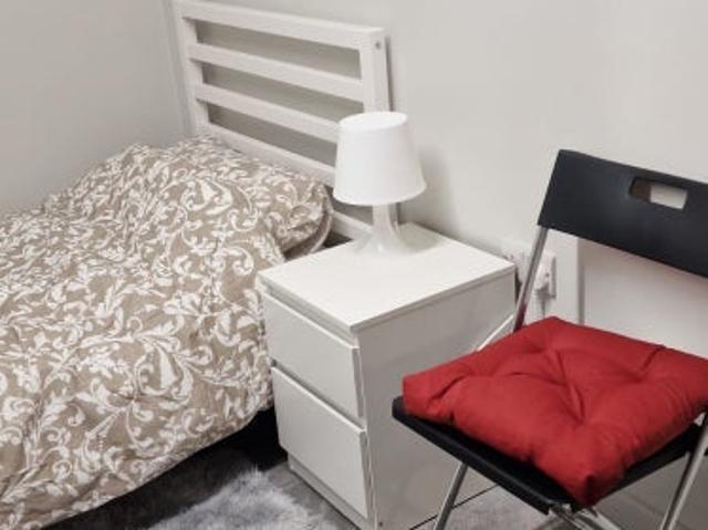 Apartment at Kenmore Avenue, Greater London