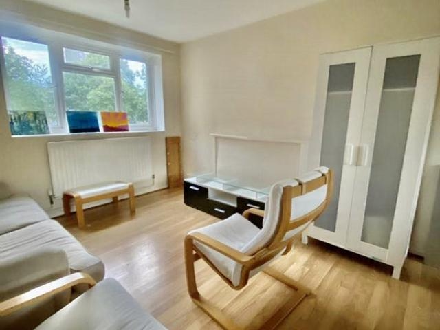 Apartment at Kennard Street, Greater London