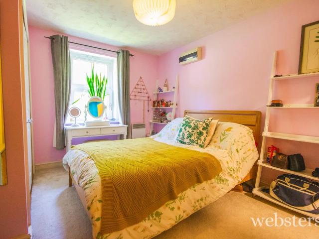 Apartment at Kenneth McKee Plain, Norwich