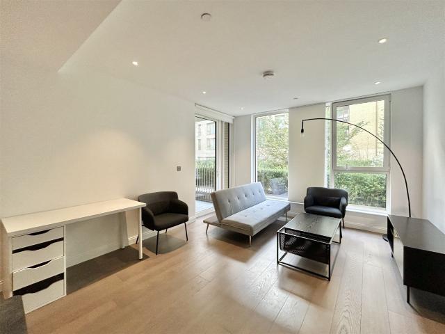 Apartment at Kennington Lane, Greater London