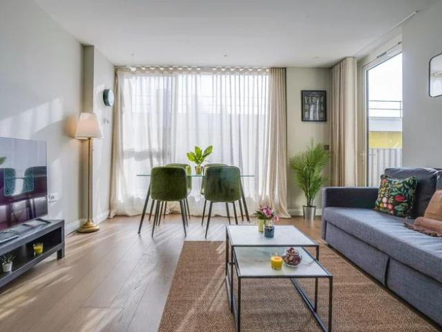 Apartment at Kennington Lane, Greater London