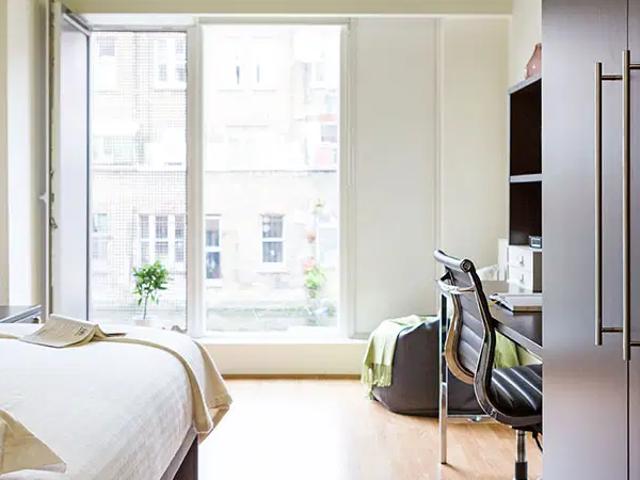 Apartment at Kensal Road, Greater London