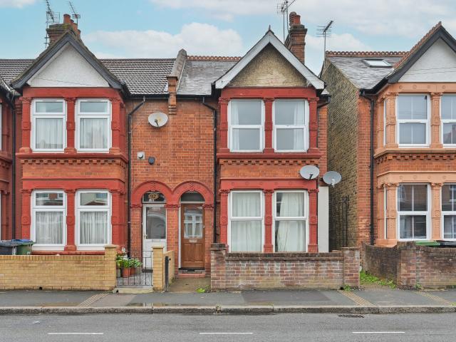Apartment at Kensington Avenue, Watford