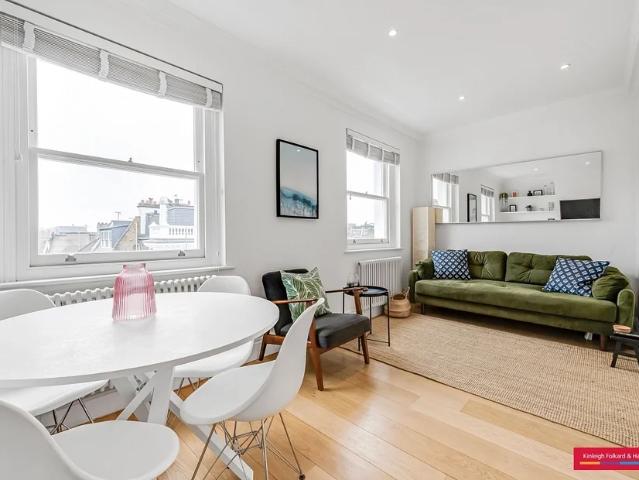 Apartment at Kensington Church Street, Greater London