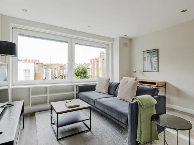 Apartment at Kensington Church Street, Greater London