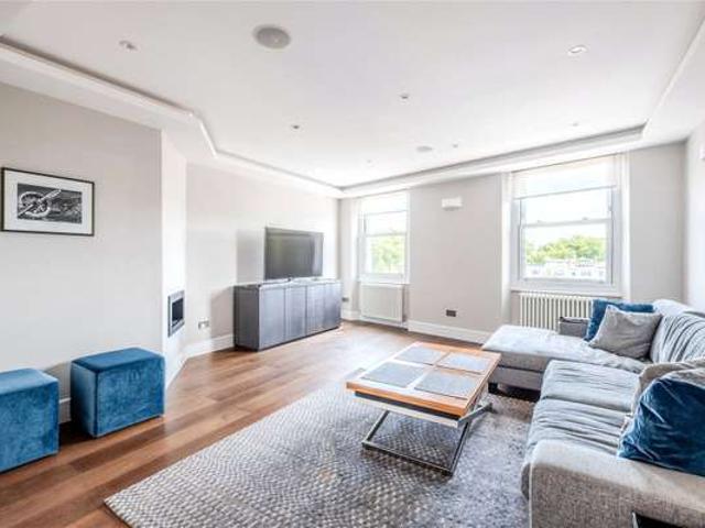 Apartment at Kensington Church Street, Greater London