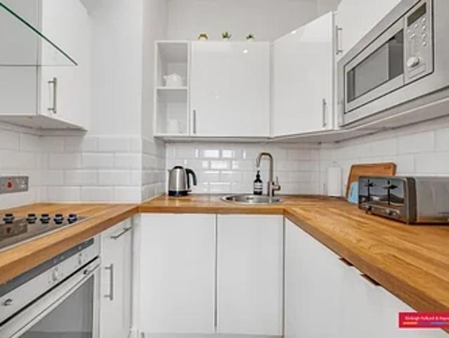 Apartment at Kensington Church Street, Greater London