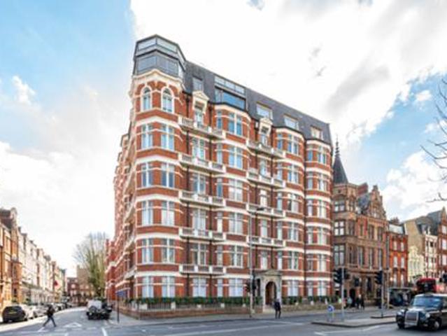 Apartment at Kensington Court, Greater London