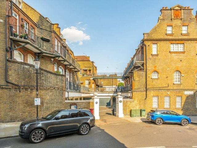 Apartment at Kensington Court, Greater London