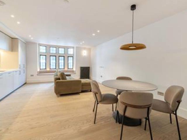 Apartment at Kensington Court, Greater London