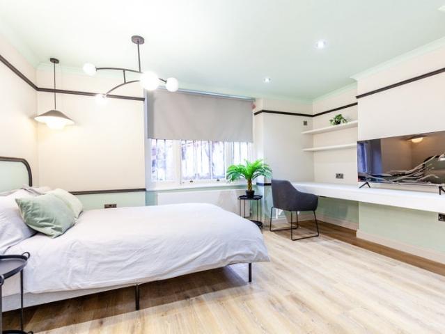 Apartment at Kensington Gardens Square, City of Westminster