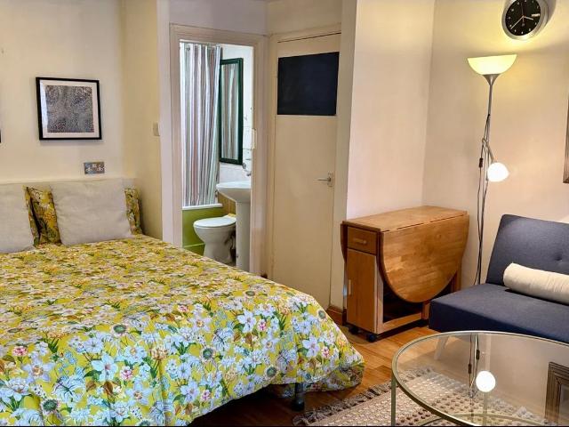 Apartment at Kensington Gardens Square, City of Westminster