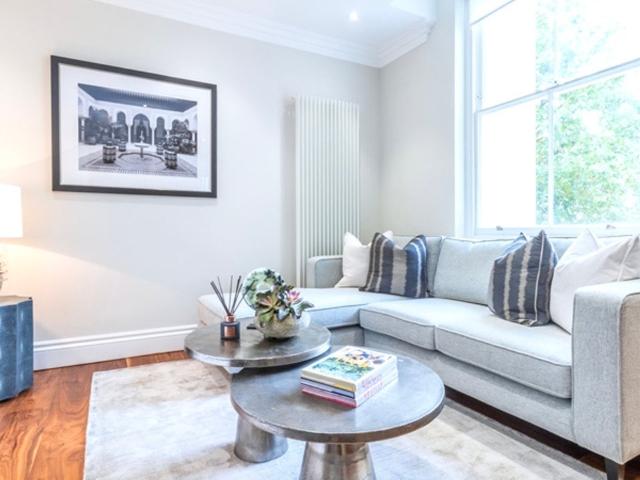 Apartment at Kensington Gardens Square, City of Westminster