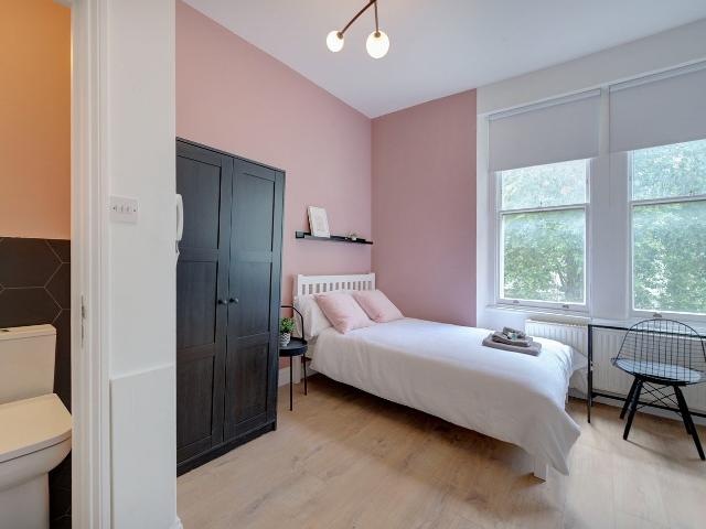 Apartment at Kensington Gardens Square, City of Westminster