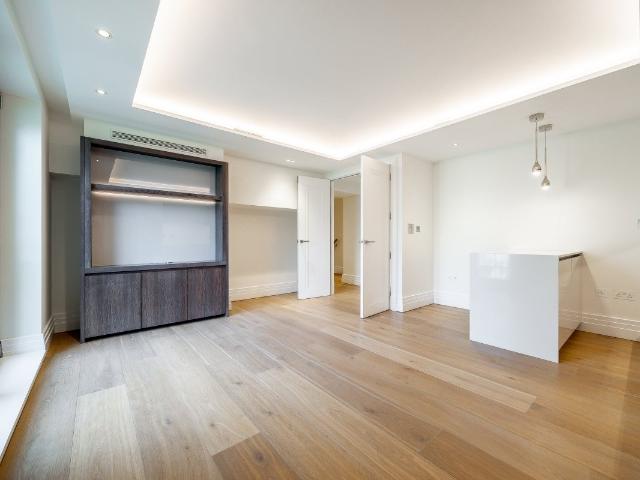 Apartment at Kensington Gardens Square, City of Westminster