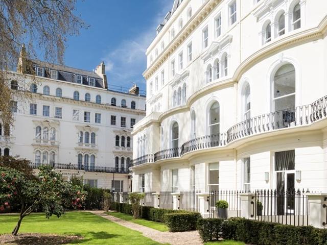 Apartment at Kensington Gardens Square, City of Westminster