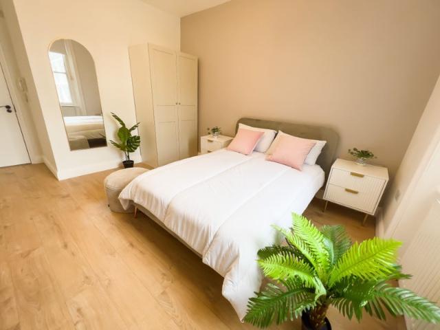Apartment at Kensington Gardens Square, City of Westminster