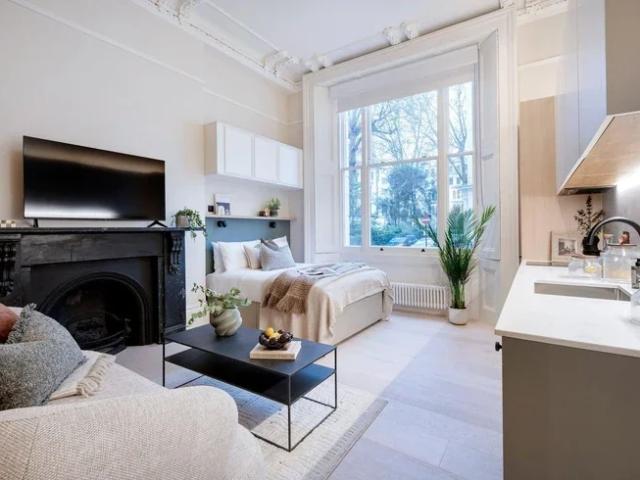 Apartment at Kensington Gardens Square, City of Westminster
