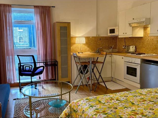 Apartment at Kensington Gardens Square, City of Westminster