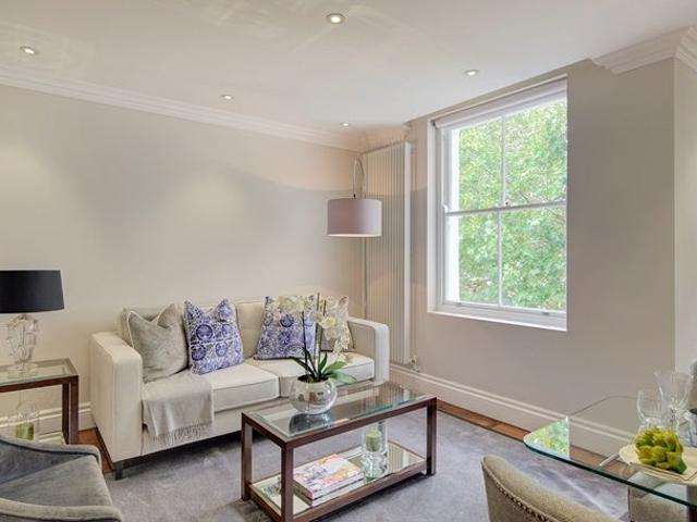Apartment at Kensington Gardens Square, City of Westminster