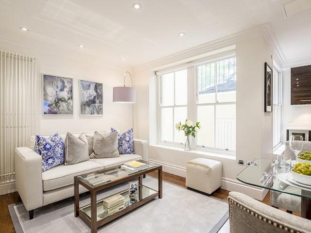 Apartment at Kensington Gardens Square, City of Westminster
