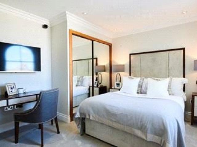 Apartment at Kensington Gardens Square, City of Westminster