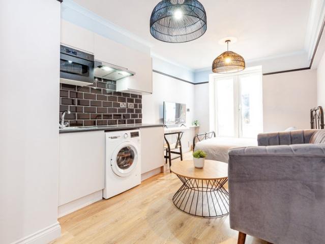 Apartment at Kensington Gardens Square, City of Westminster