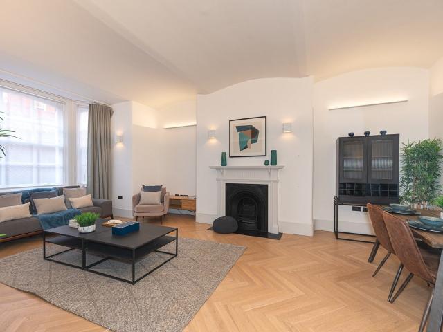 Apartment at Kensington Gore, City of Westminster