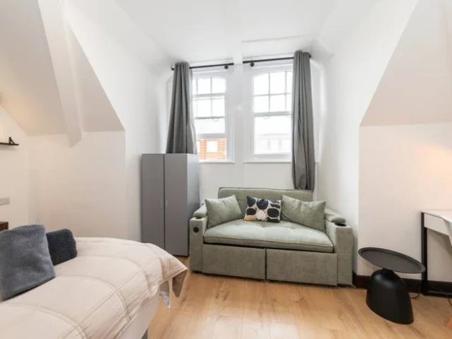 Apartment at Kensington High Street, Greater London