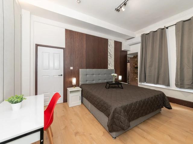 Apartment at Kensington High Street, Greater London