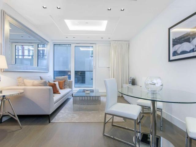 Apartment at Kensington High Street, Greater London