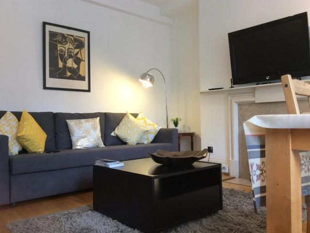 Apartment at Kensington High Street, Greater London