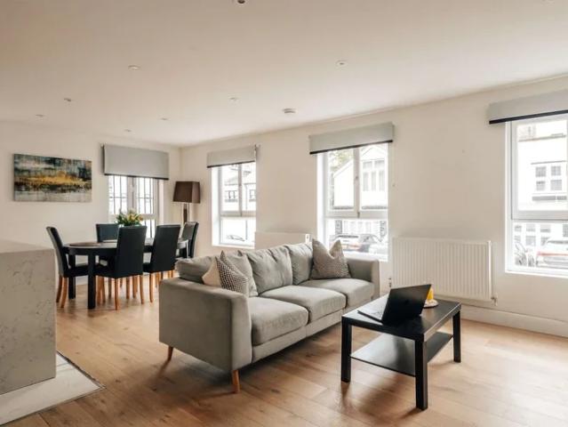 Apartment at Kensington High Street, Greater London