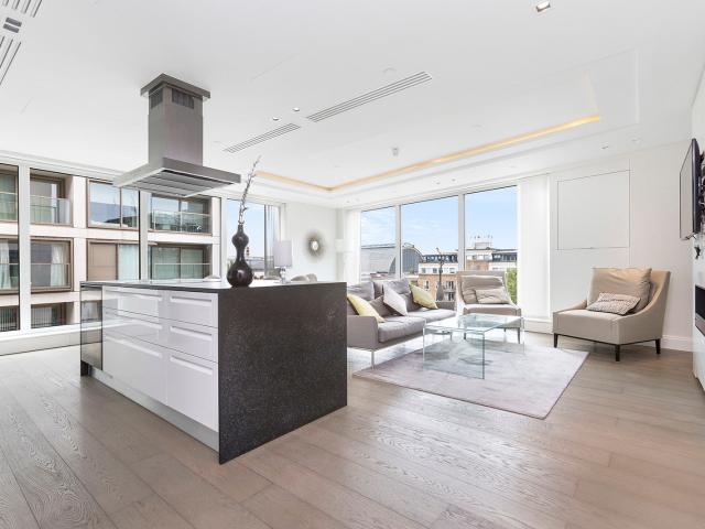 Apartment at Kensington High Street, Greater London