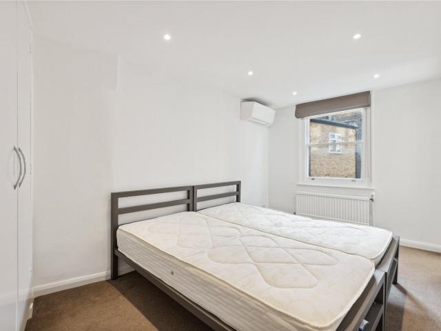Apartment at Kensington High Street, Greater London