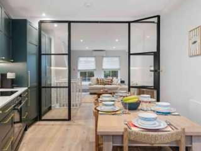 Apartment at Kensington High Street, Greater London