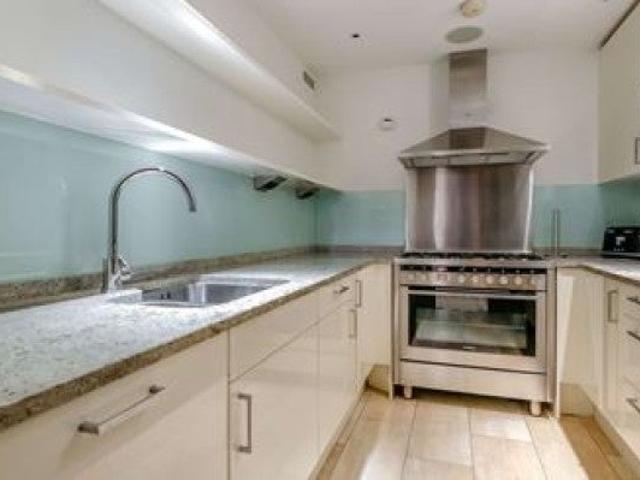 Apartment at Kensington High Street, Greater London