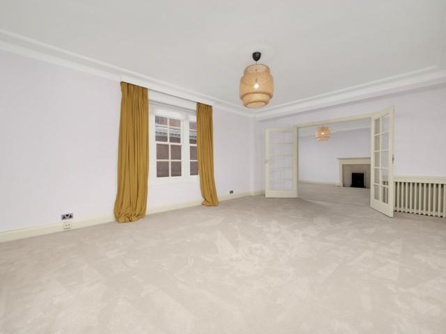 Apartment at Kensington High Street, Greater London