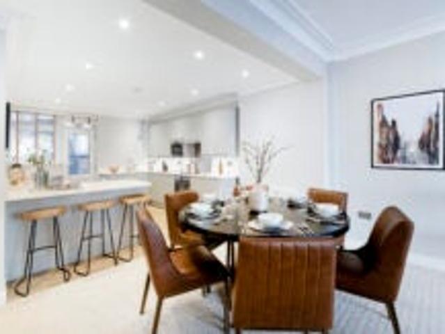 Apartment at Kensington High Street, Greater London
