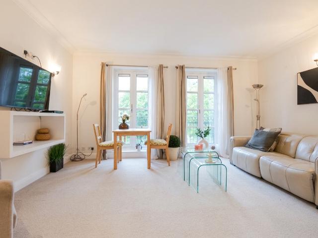 Apartment at Kensington High Street, Greater London