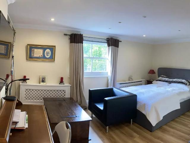 Apartment at Kensington High Street, Greater London