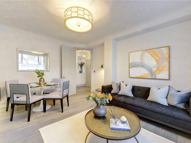 Apartment at Kensington Park Gardens, Greater London