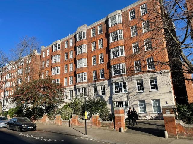 Apartment at Kensington Park Road, Greater London
