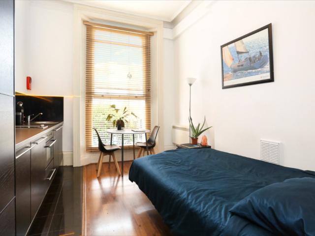 Apartment at Kensington Park Road, Greater London