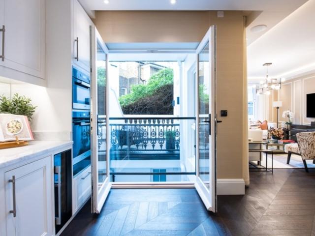 Apartment at Kensington Road, Greater London